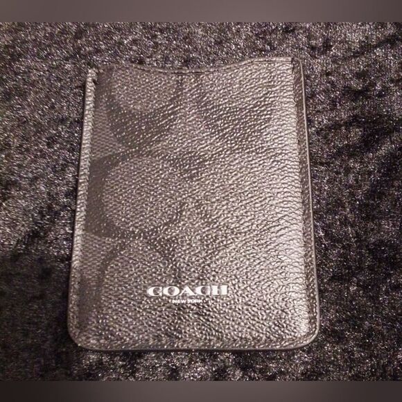 Coach | Accessories | Coach Signaturecanvas Magsafe Card Case Sleek ...